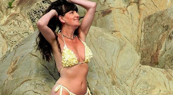 비키니 입은 71세 모델…20대 시절 몸매 유지 – KNEWSLA
