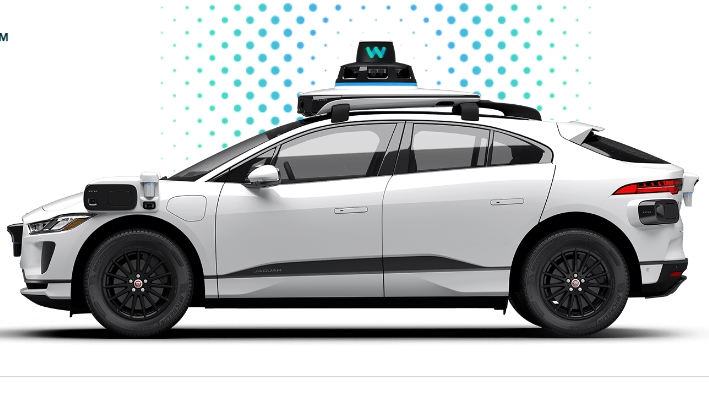 자율주행 로보택시 LA서 첫 유료 운행 시작…대기자 5만명 – KNEWSLA