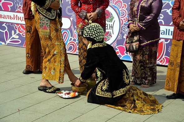 관광객들 ‘쾌락결혼’ 유행 … 500달러 결혼, 출국 후 이혼 – KNEWSLA
